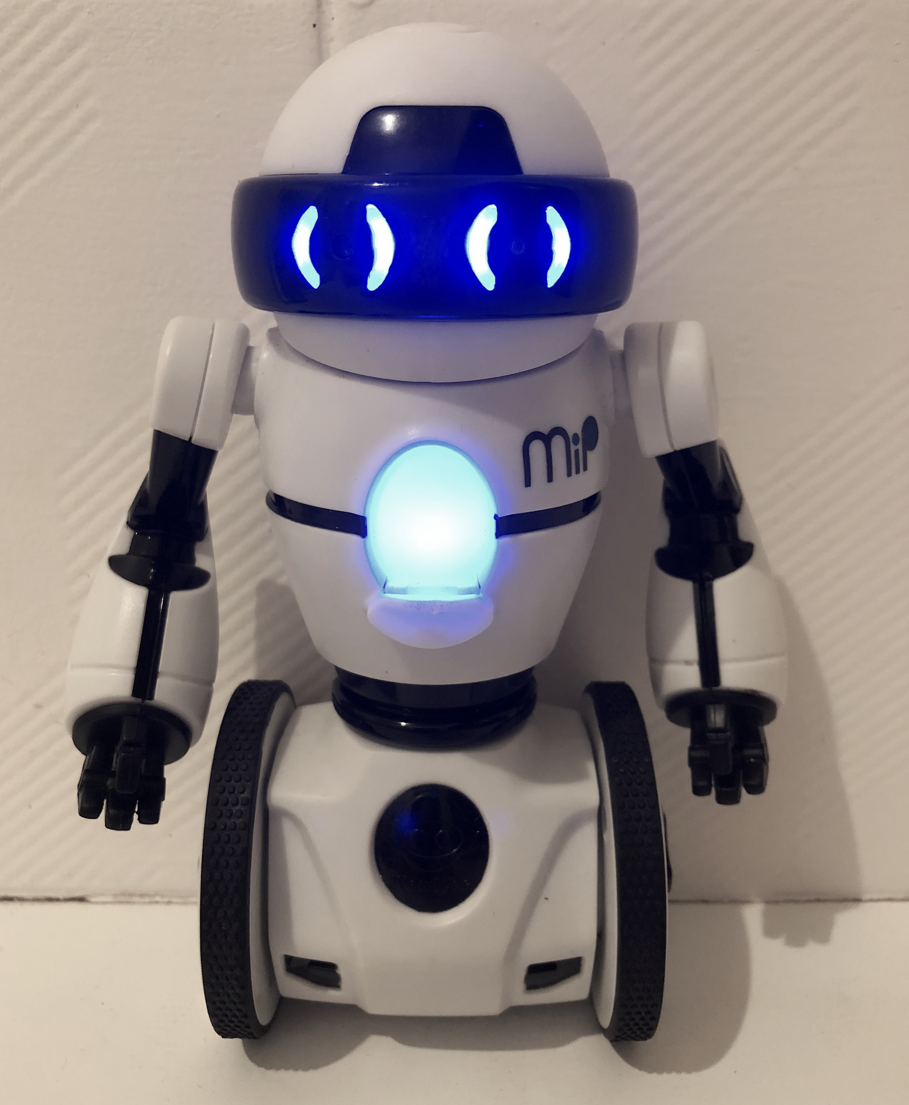 Robots – scary or not so scary? – Anna Larkin – of life and love